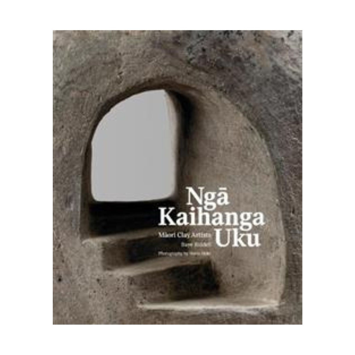 Nga Kaihanga Uku - Maori Clay Artists – Petronella's Gallery and Bookstore
